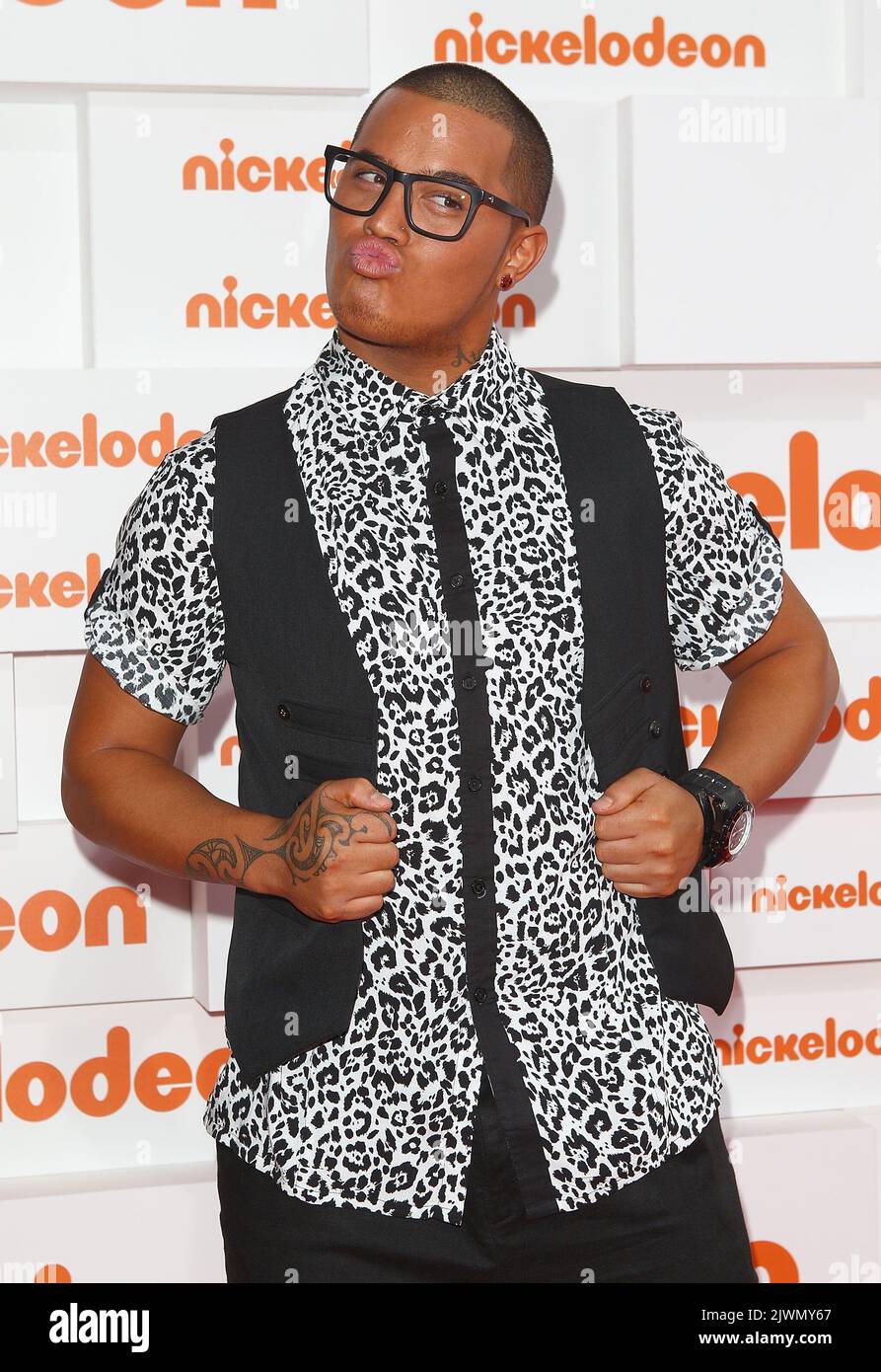 Stan Walker arrives at the 2011 Nickelodeon Kids' Choice Awards in ...