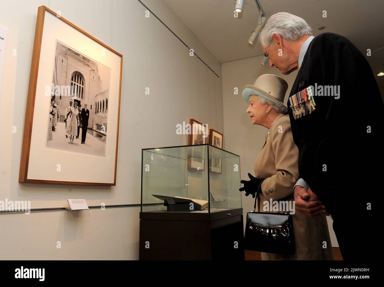 The visit to the Australian War Memorial by Her Majesty the Queen and ...