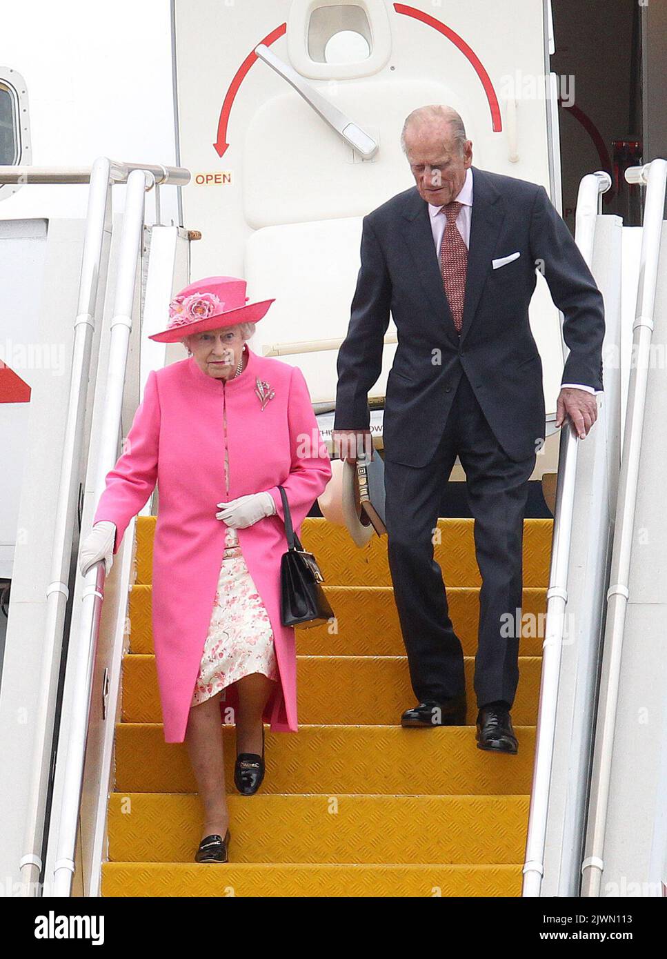 Pool position. Her Majesty The Queen and His Royal Highness The Duke of ...