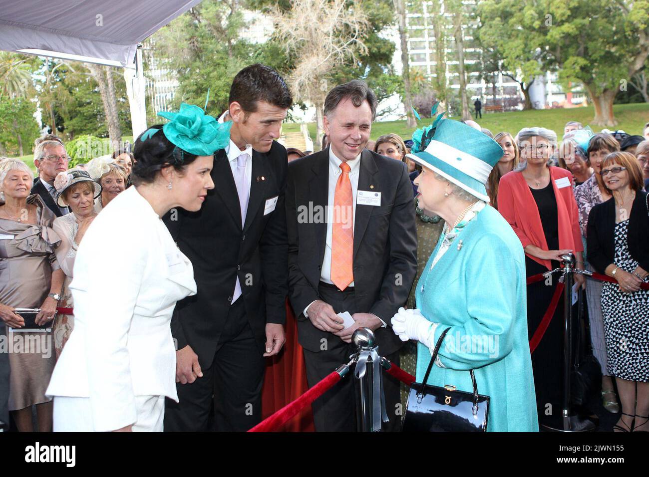 The Queen meets VC Cross recipient Benjamin Roberts-Smith and his partner during Queens garden ...