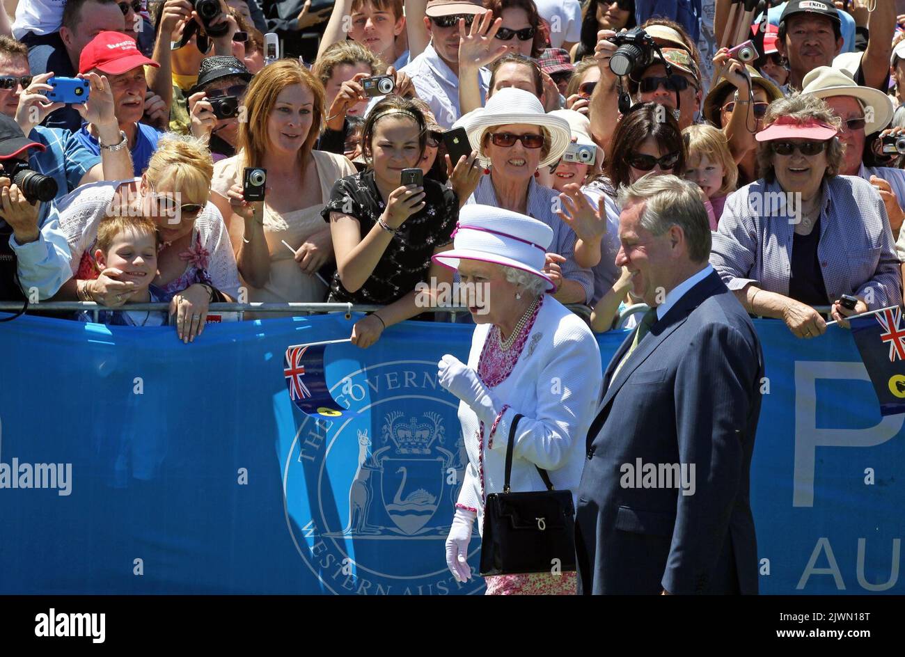 Queen Elizabeth ll and Premier Colin Barnett during The Big Aussie ...