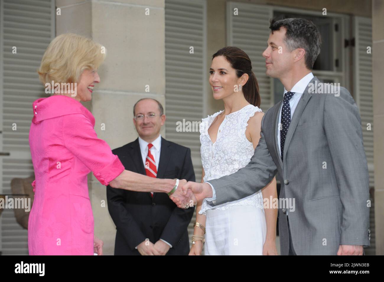 Governor General Quentin Bryce welcomes TRH Crown Prince Frederik and ...
