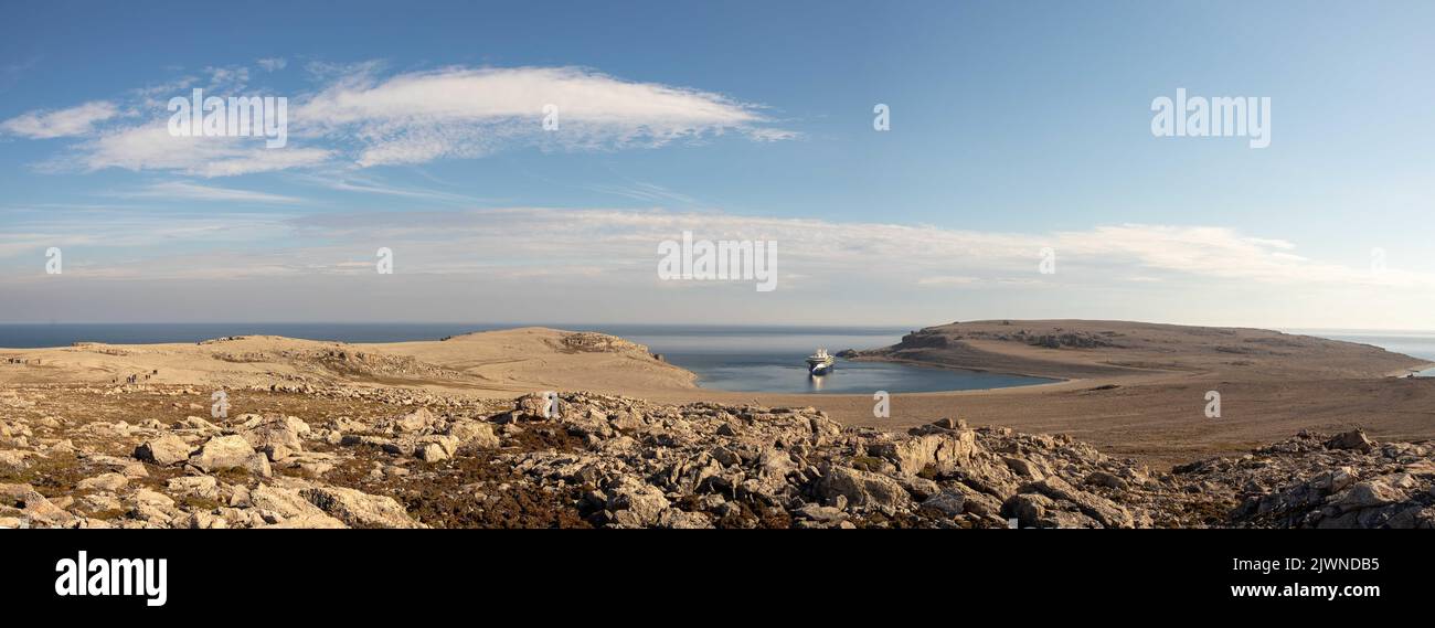 Dolphin and union strait hi-res stock photography and images - Alamy