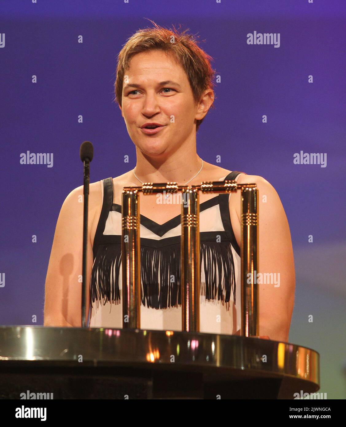 Shelley Nitschke wins the Belinda Clarke award for best women cricketer ...