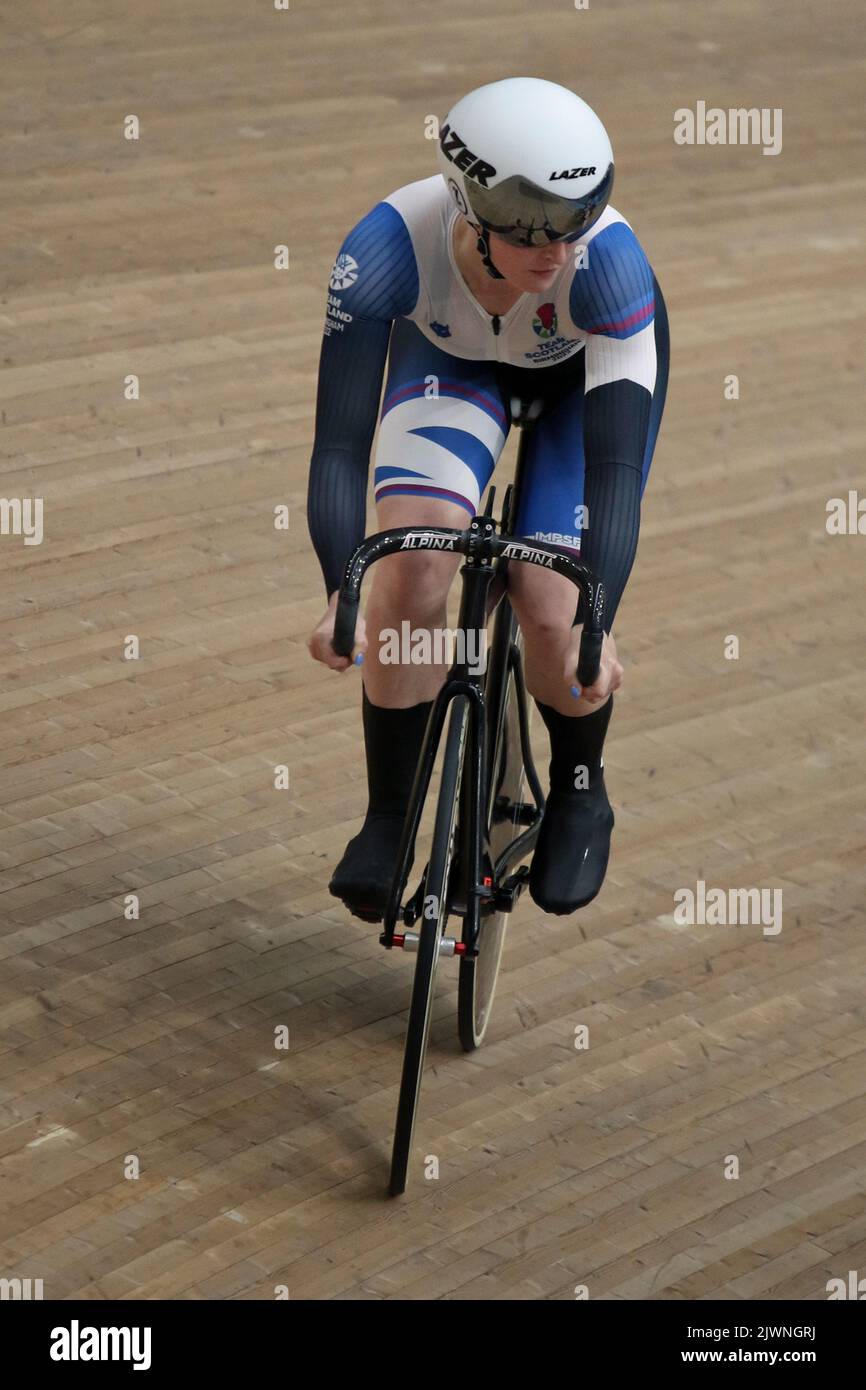 Lauren BELL of Scotland in the Women's Sprint cycling at the 2022 ...
