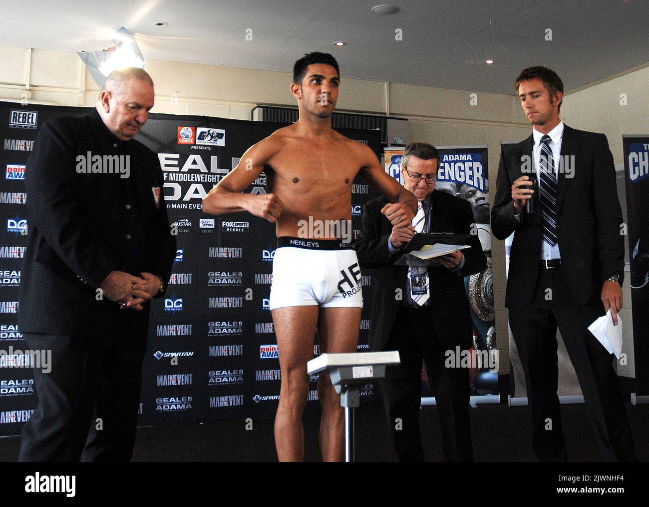 IBF featherweight world champion Billy Dib weighs in at Hobart on ...