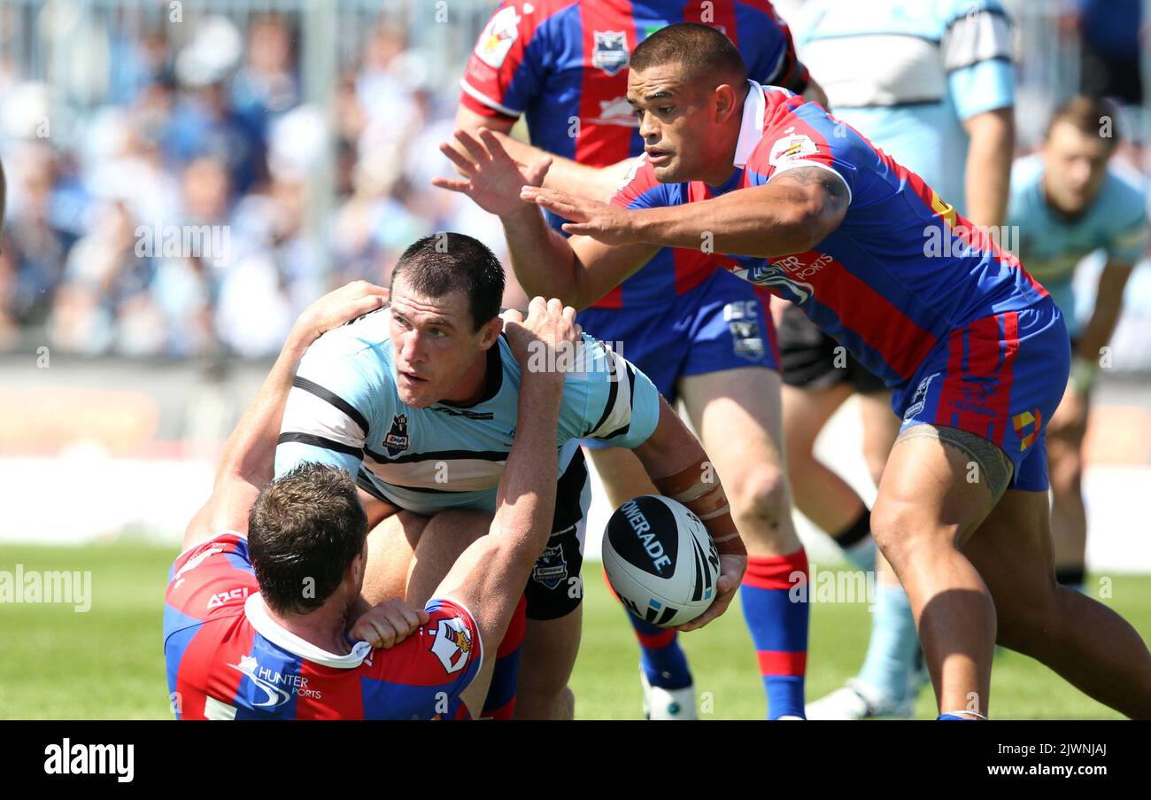 Paul Gallen offloads during NRL Rugby League match between Cronulla ...