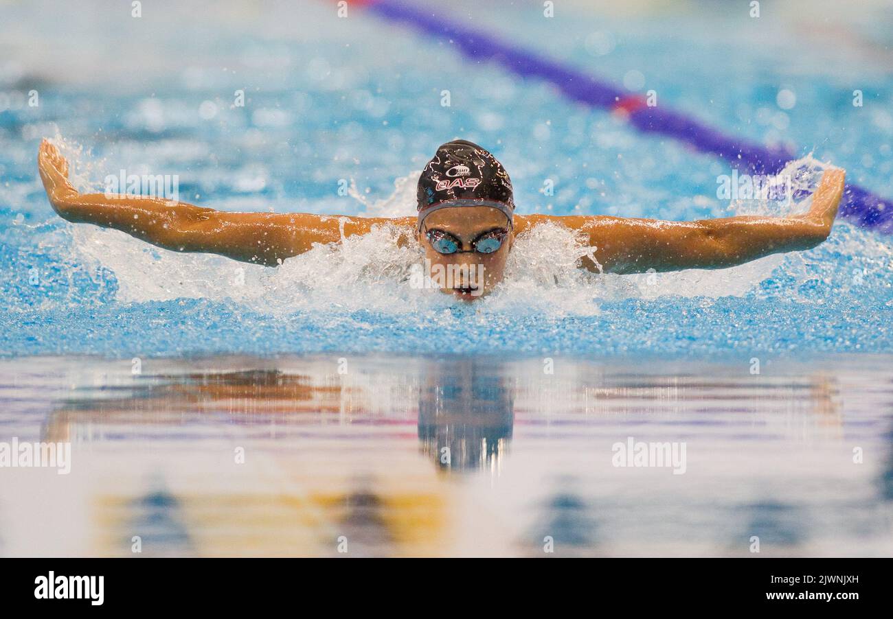 Stephanie Rice finishes in first place during the Women's 400 metre ...