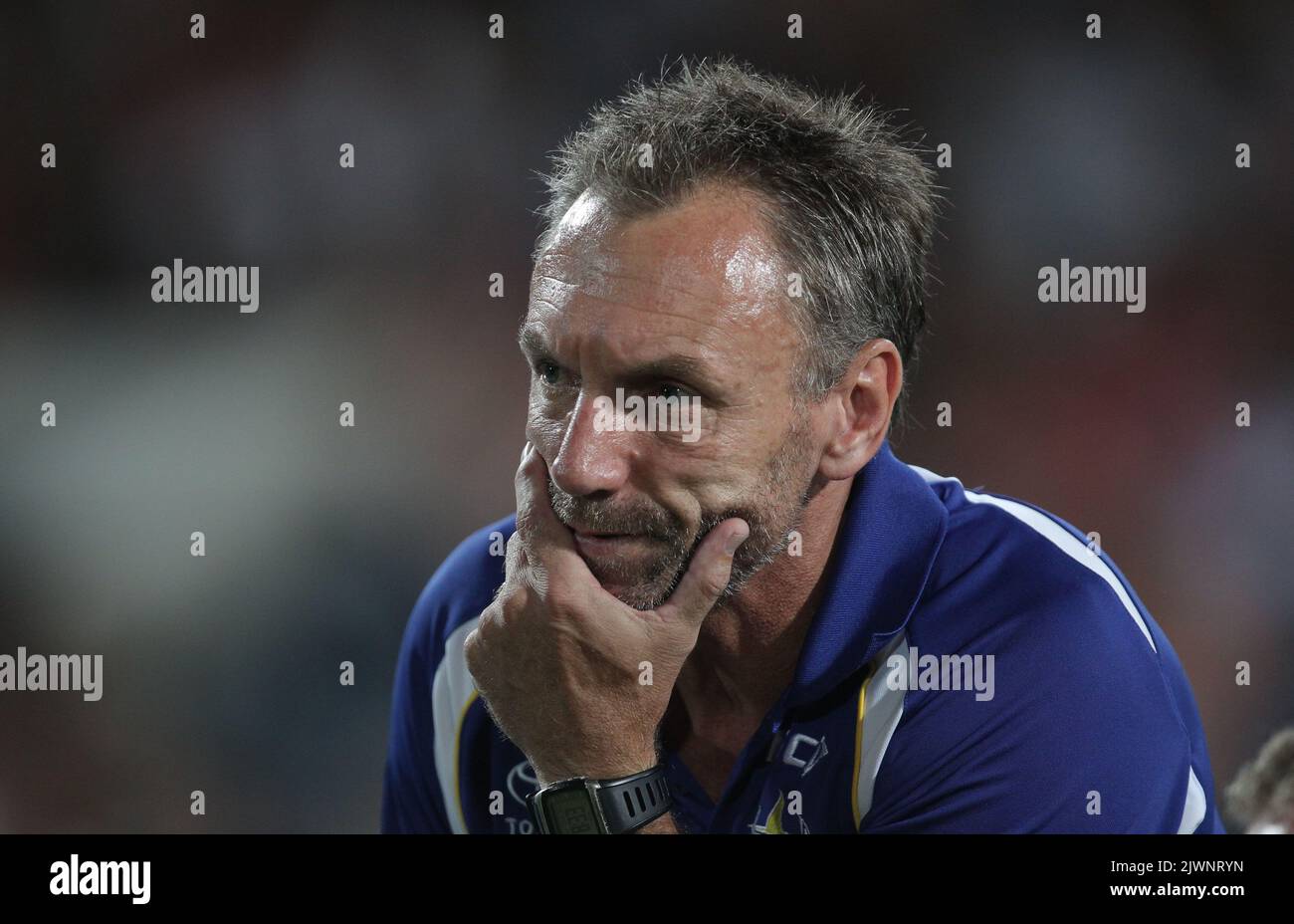 This coach's team is ahead 44-12! Neil Henry gets joyful during NRL ...