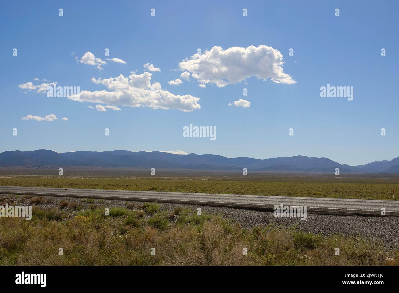 Mid day heat hi-res stock photography and images - Alamy