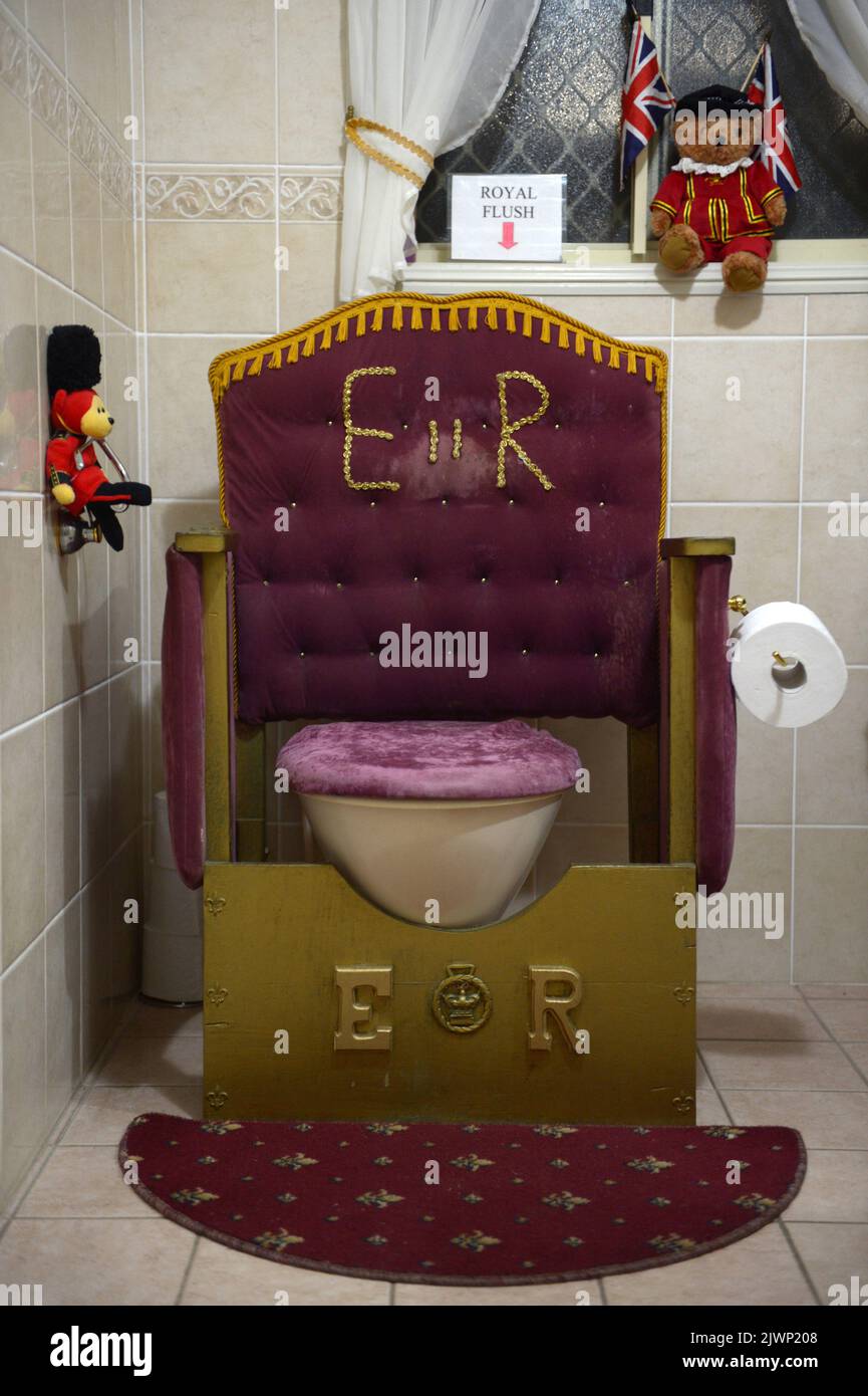 Royal Throne Toilet