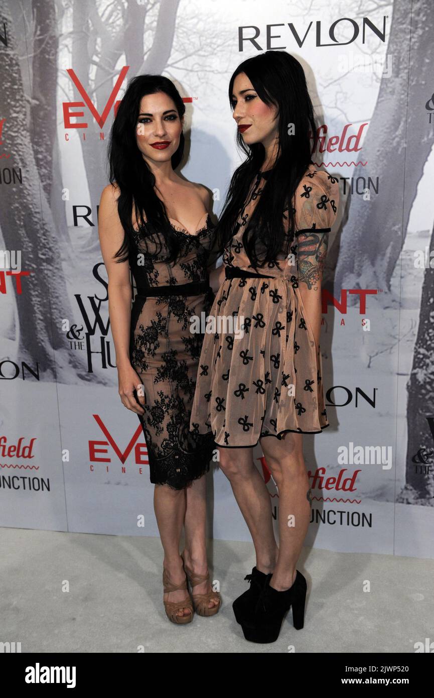 Jessica and Lisa Origliasso aka The Veronicas pose for photographers at ...