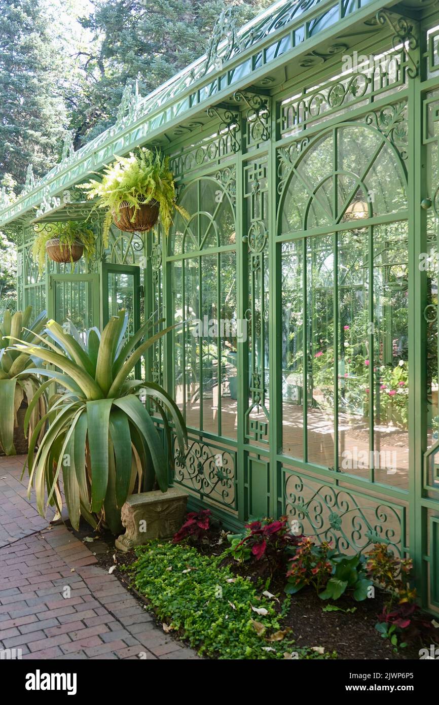 Vintage greenhouse hi-res stock photography and images - Alamy