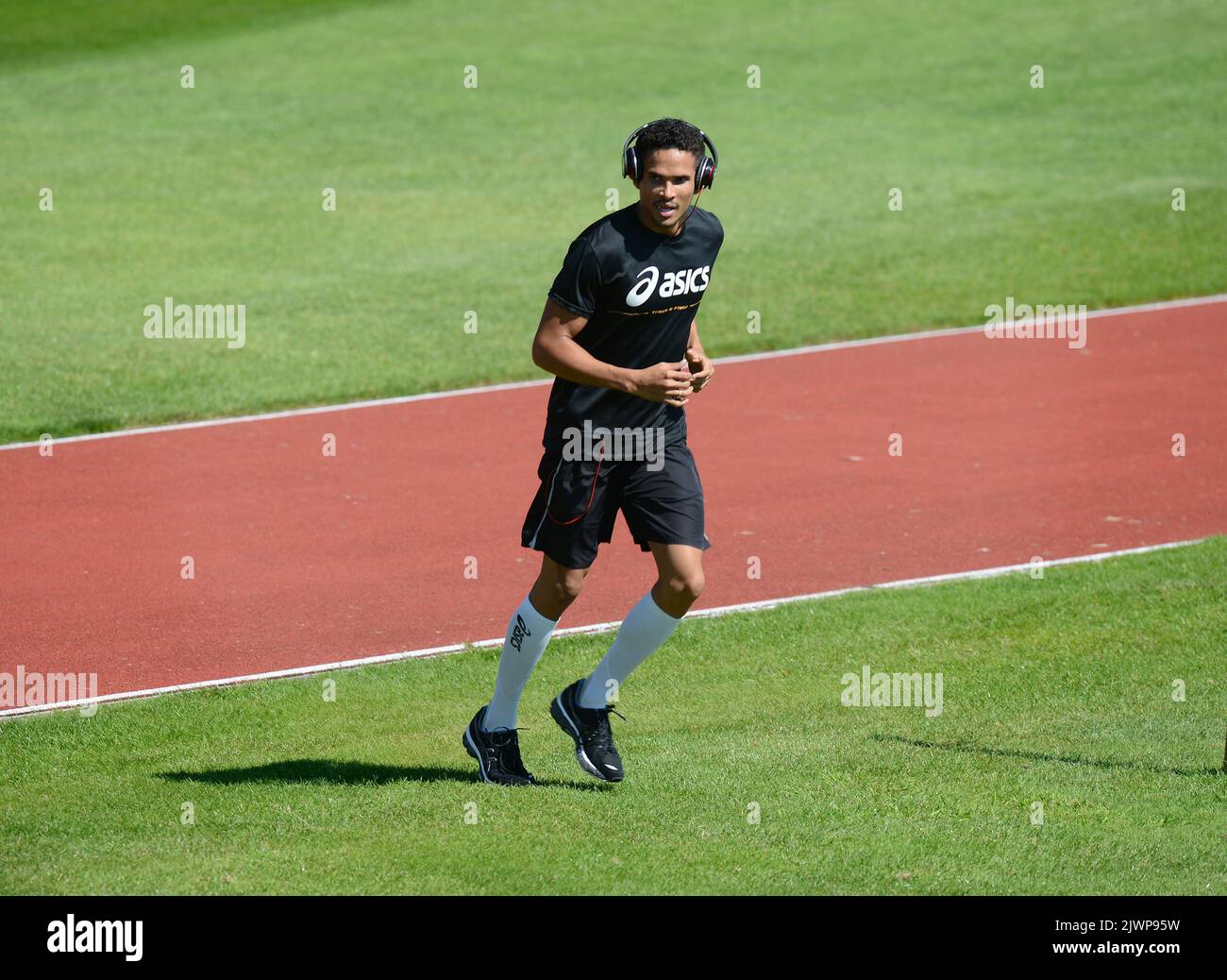 Australian 4 x 400m relay runner John Steffensen during a training ...