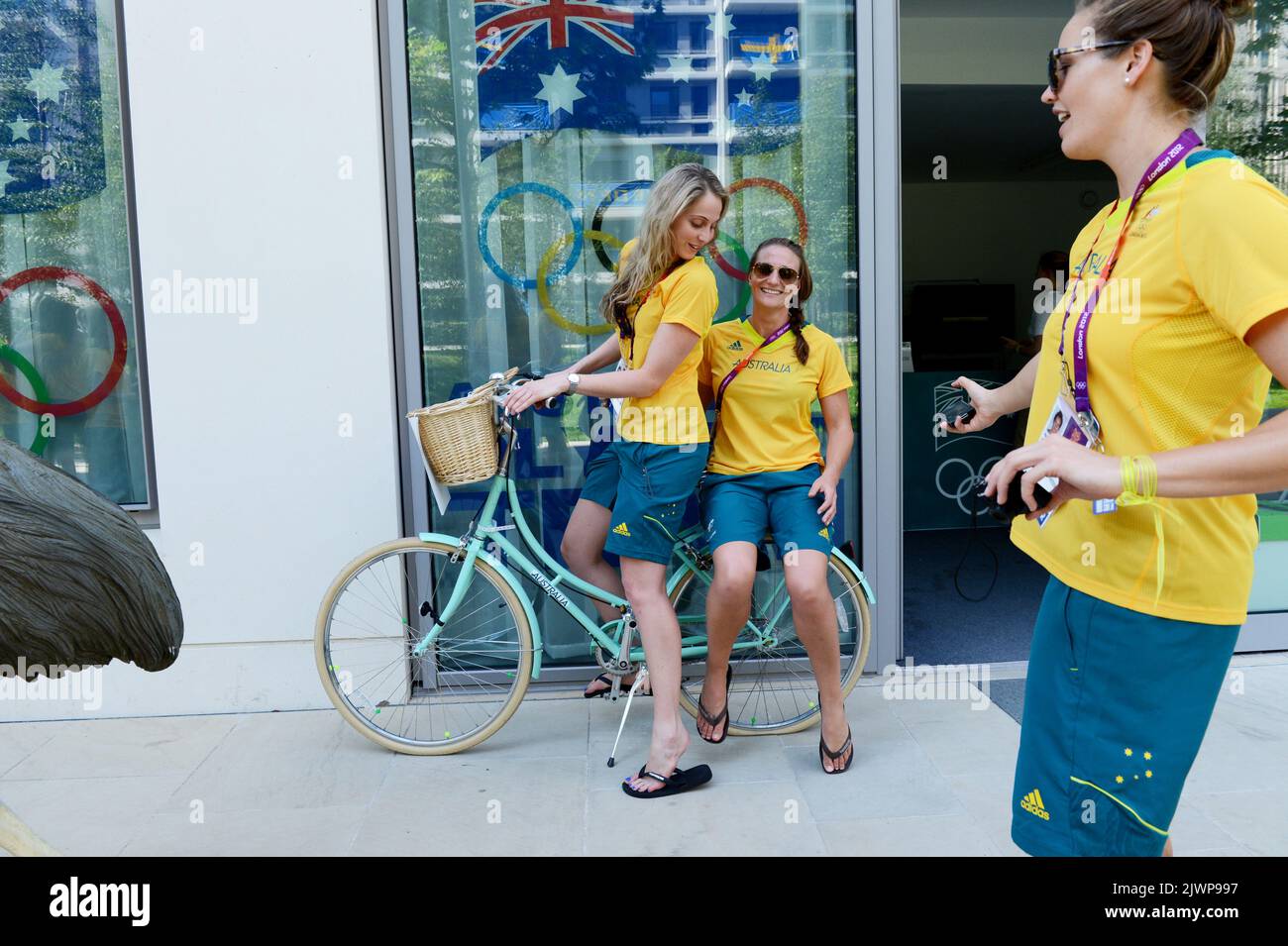 Australian women's water polo players Glencora Ralph and Mel Rippon ...
