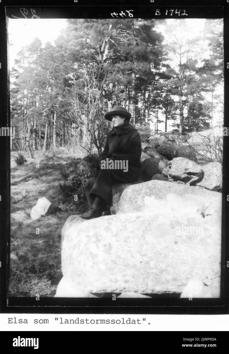 Elsa as "landstorm soldier". Elsa som "landstormssoldat Stock Photo - Alamy