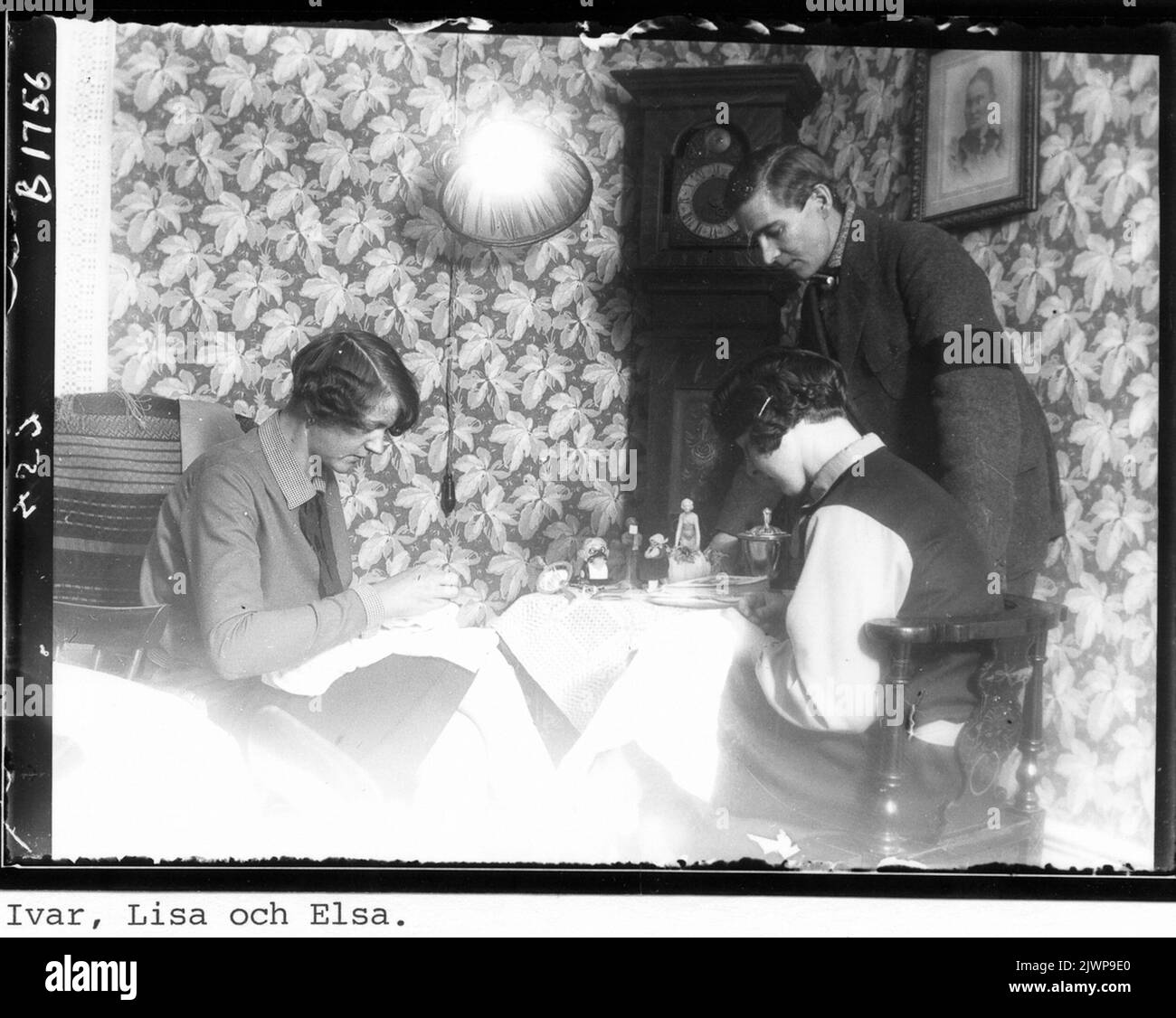 Ivar, Lisa and Elsa. Ivar, Lisa och Elsa Stock Photo - Alamy