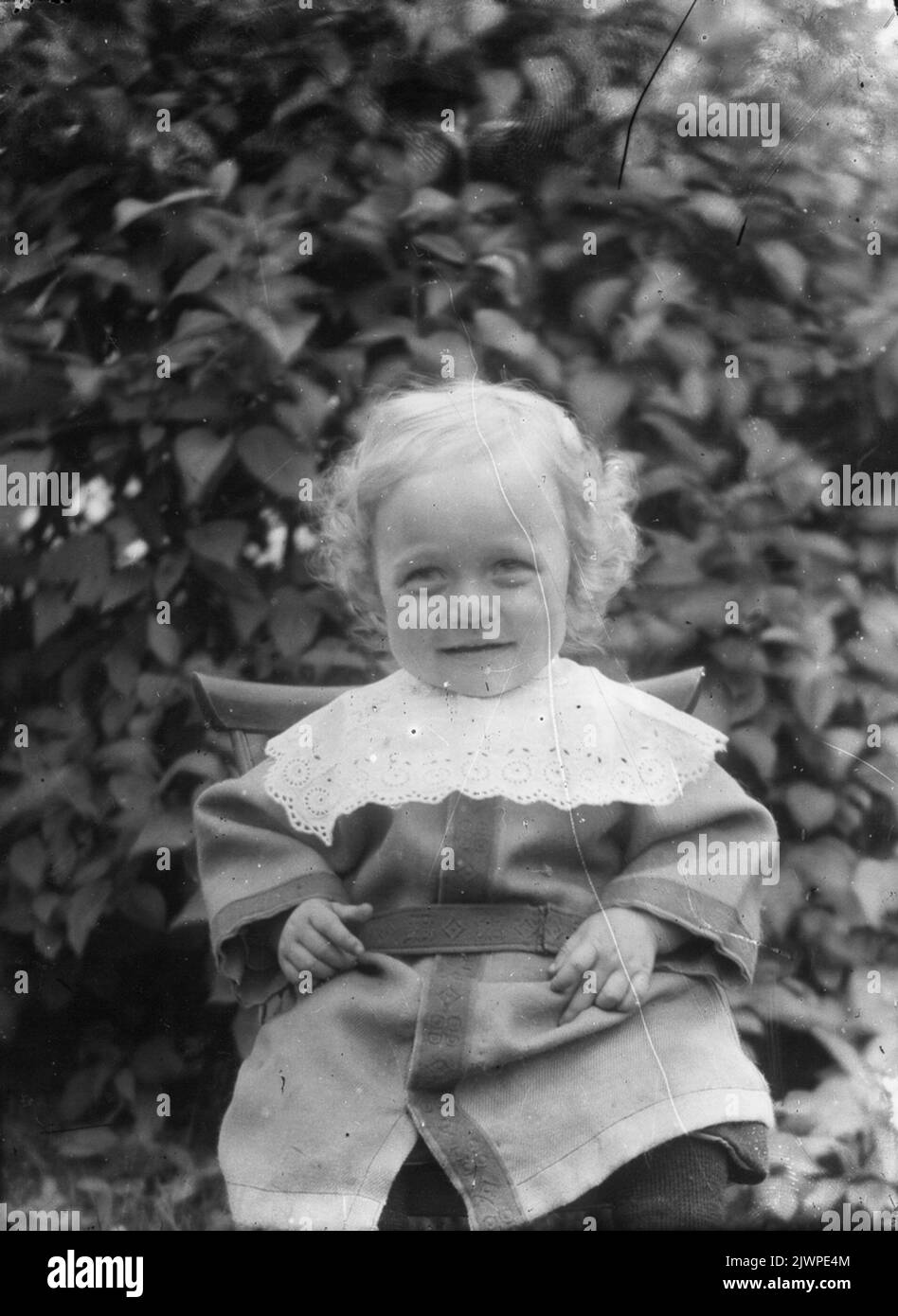 Small child. Litet barn Stock Photo - Alamy