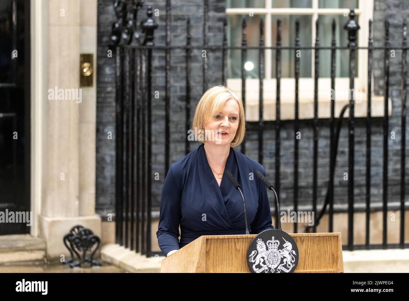 Lectern 10 downing street hi-res stock photography and images - Alamy