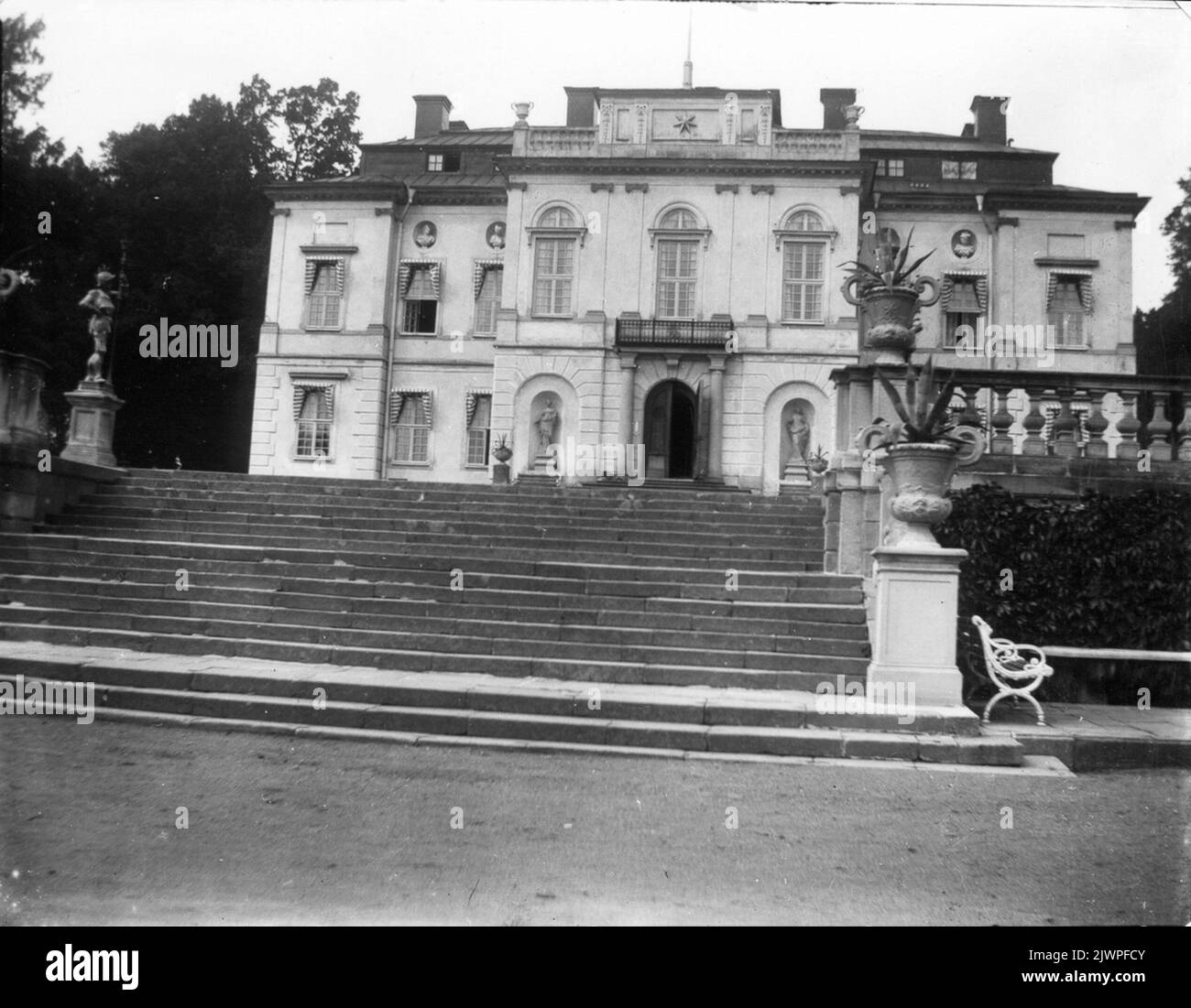 Steninge Castle outside Uppsala. Steninge slott utanför Uppsala Stock ...