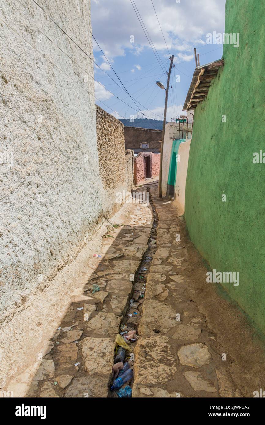 Narrow alley in the old town in Harar, Ethiopia Stock Photo - Alamy