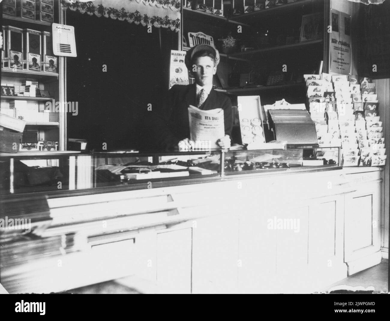 Tobacco shop interior hi-res stock photography and images - Alamy