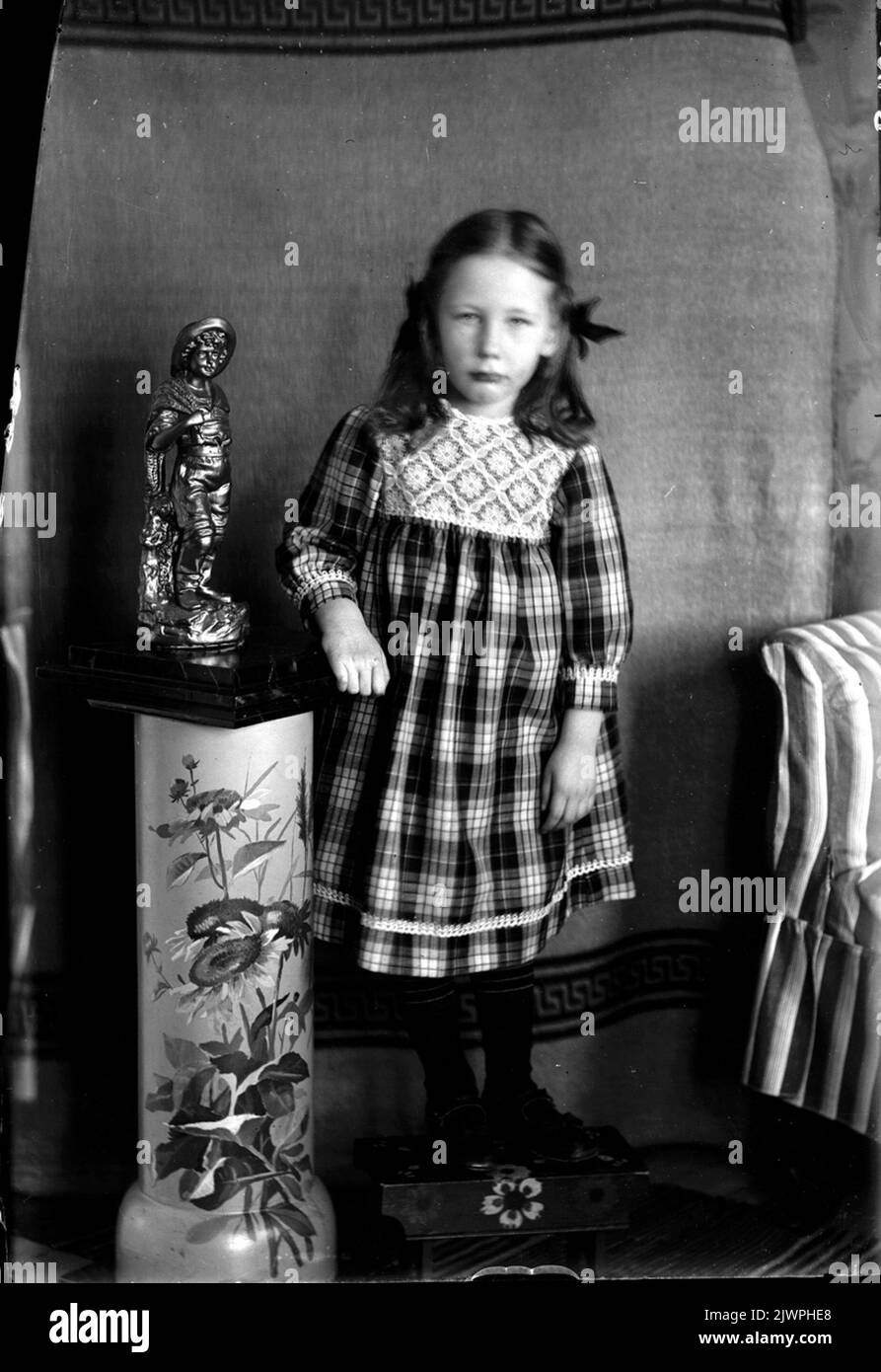 Portrait drawing female Black and White Stock Photos & Images - Alamy