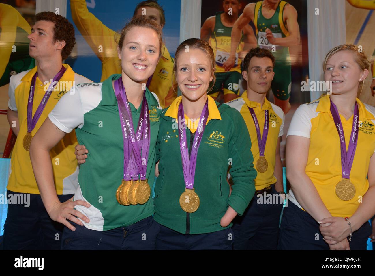 Swimmers Ellie Cole (left) and Annabelle Williams (right) of the ...