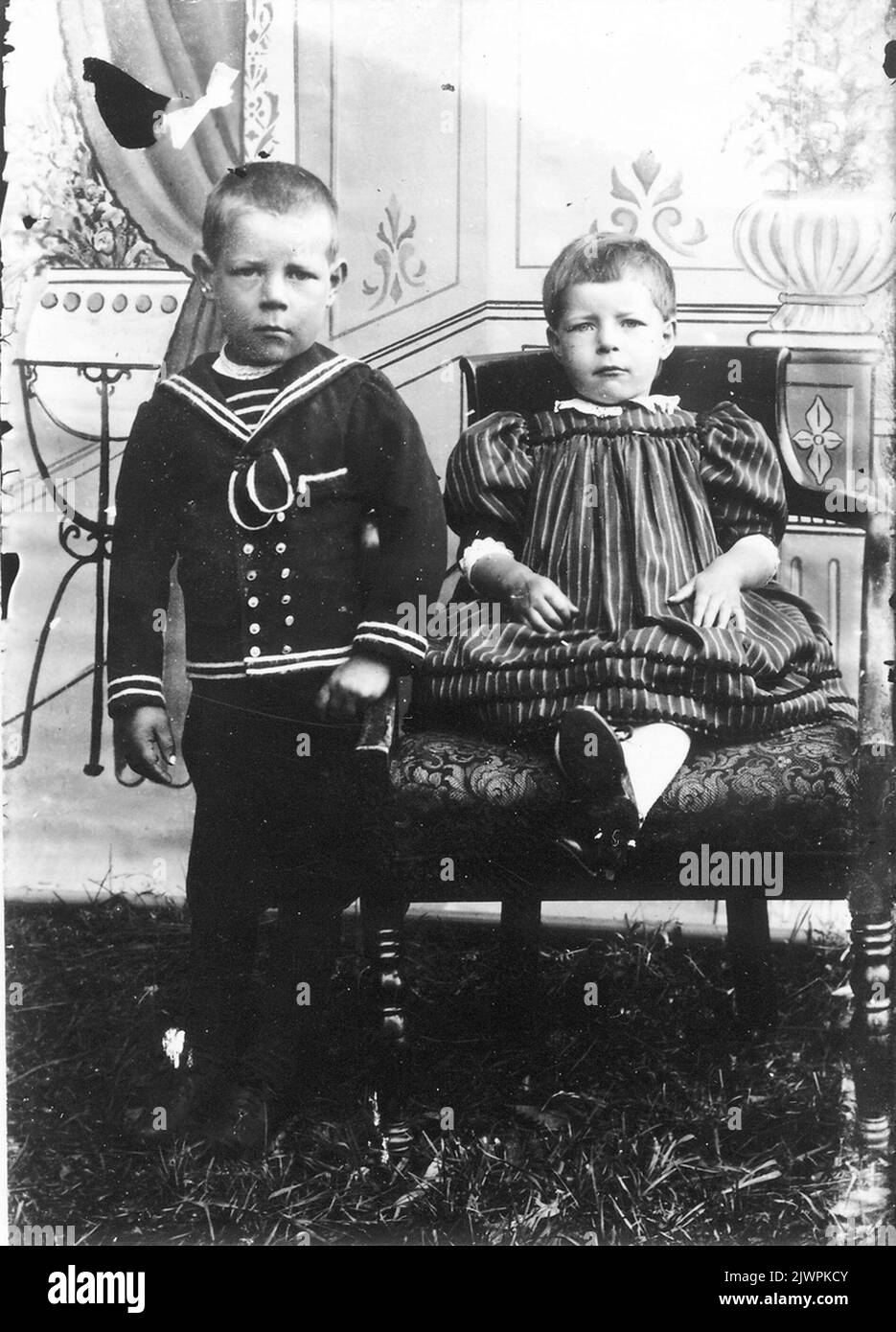 Anonymous children Black and White Stock Photos & Images - Alamy