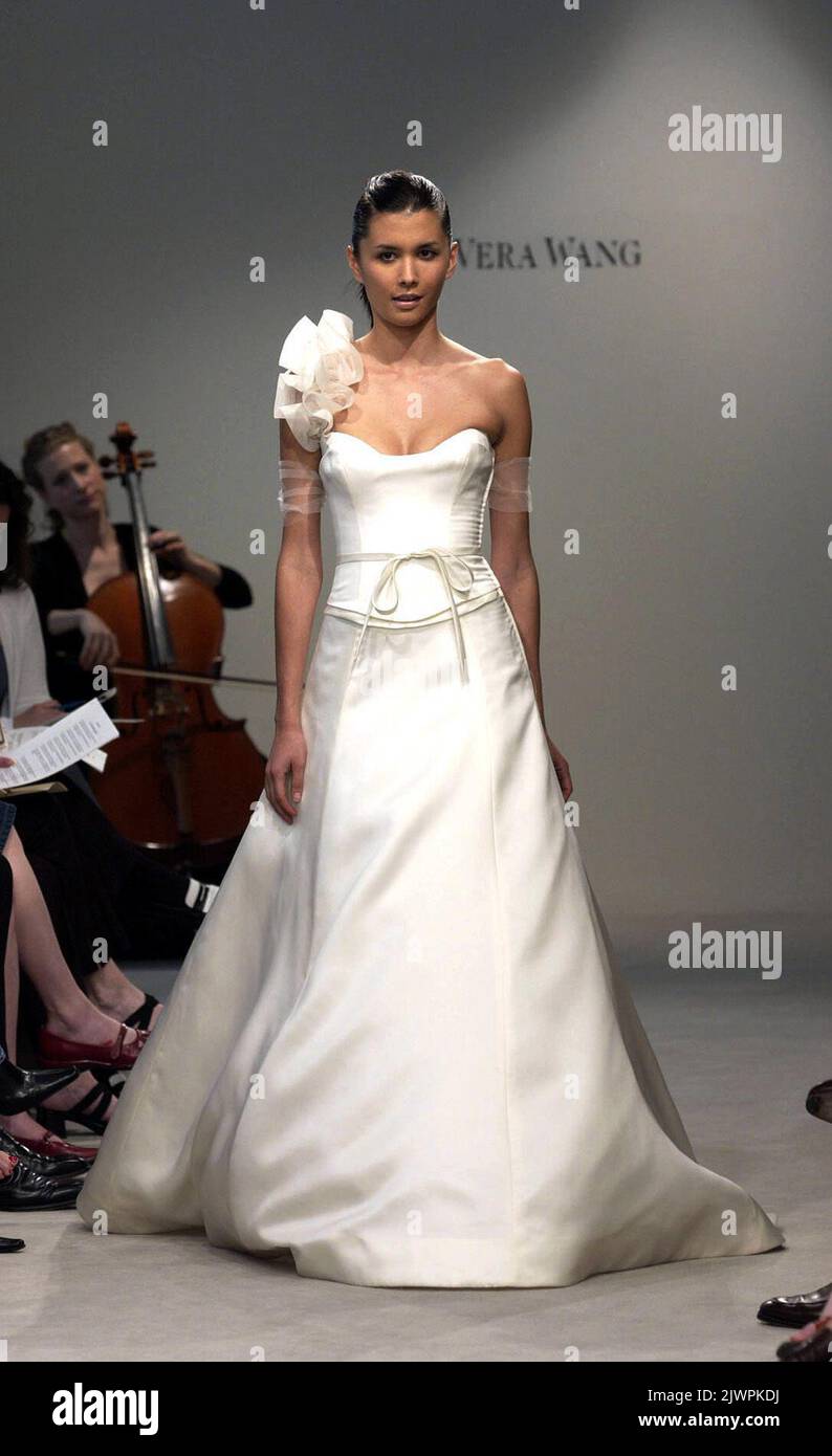 Vera Wang Spring 2003 Bridal show. New York, NY 04/19/2002 (AAP Image ...