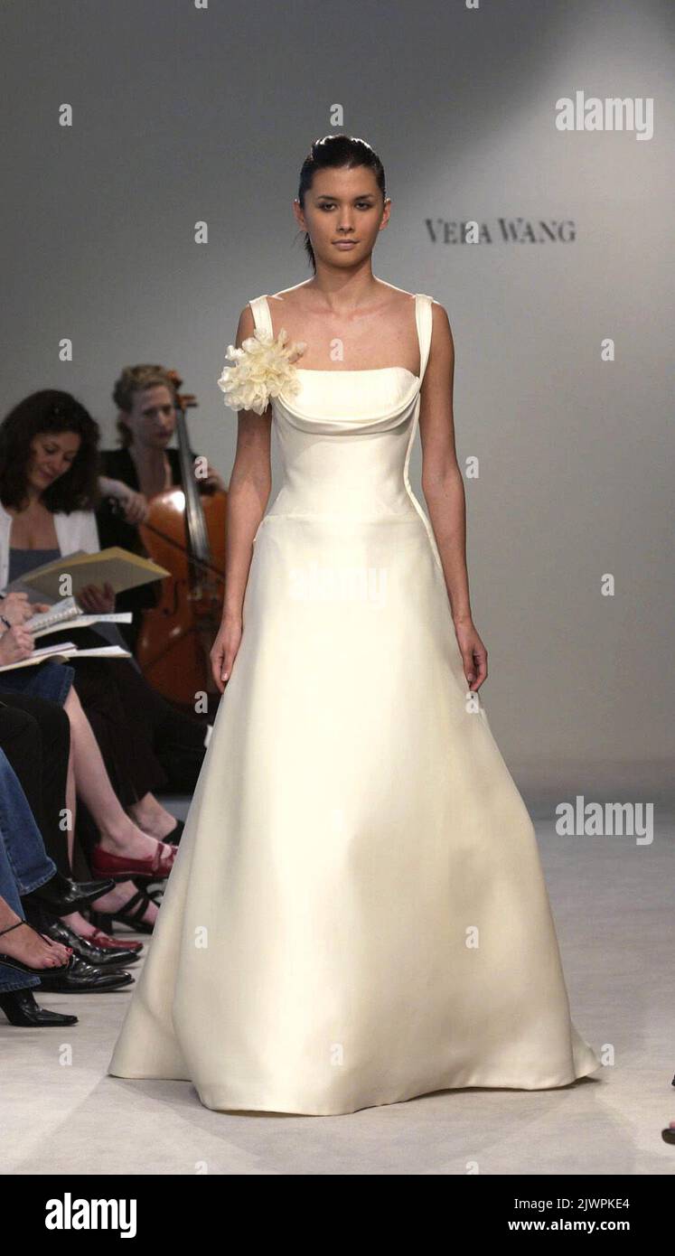 Vera Wang Spring 2003 Bridal show. New York, NY 04/19/2002 (AAP Image ...