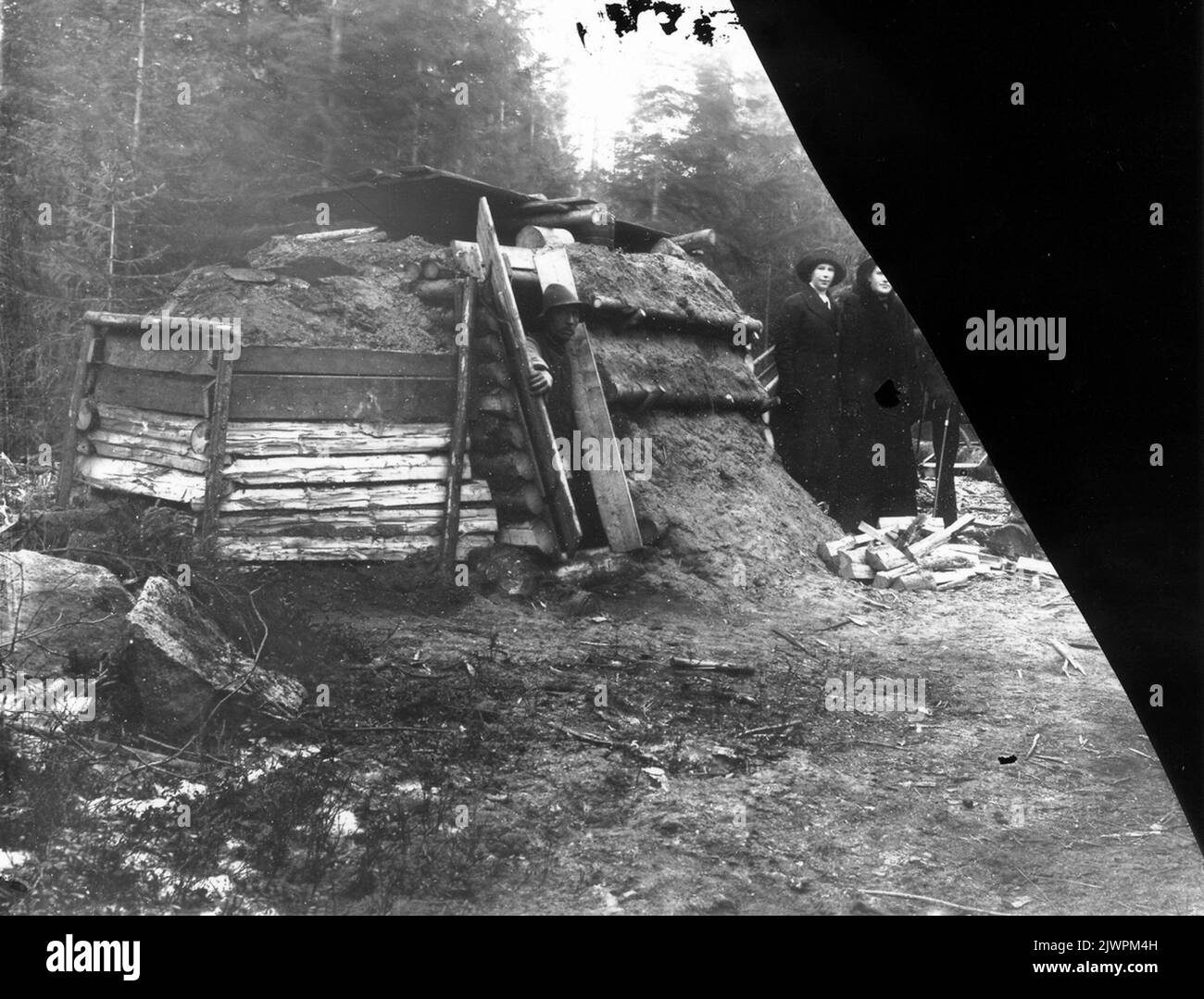 The coal hut that "Lillbo-Lars" lived in during coaling. The women in ...