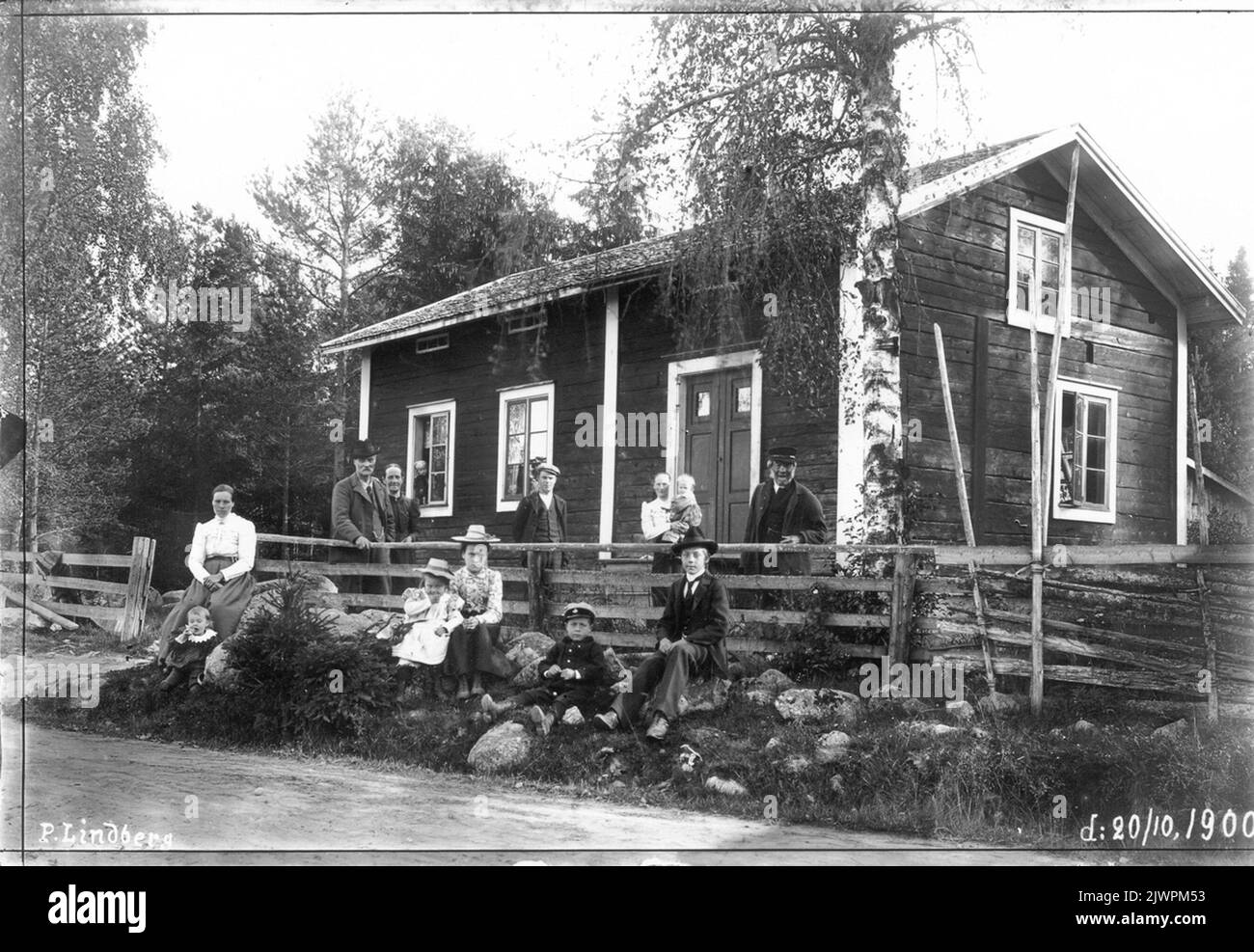 The farm is Per Lindberg's parents' home in Järvsö. Photo on 20 Oct ...