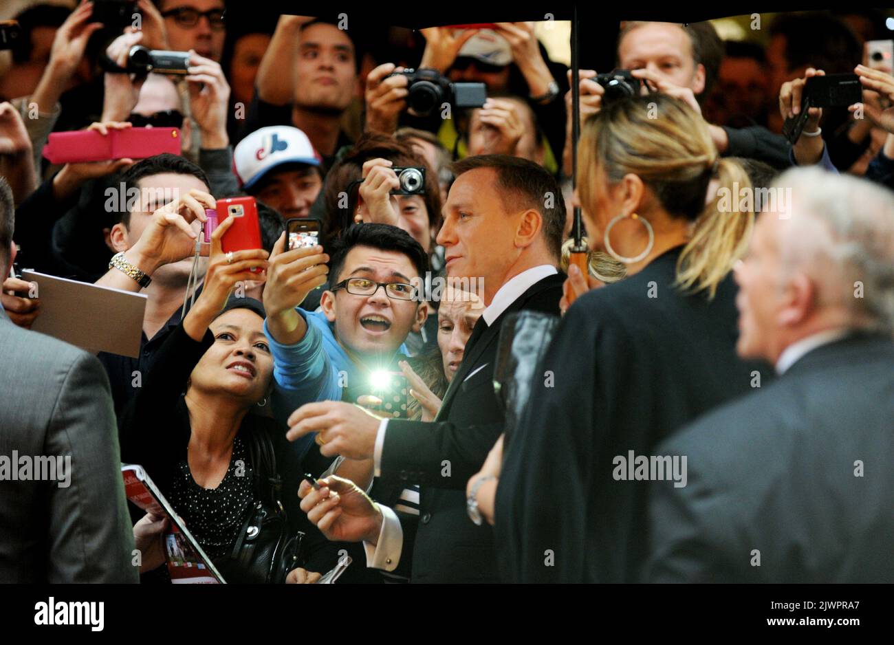 English actor Daniel Craig arrives at the premiere of his new James ...