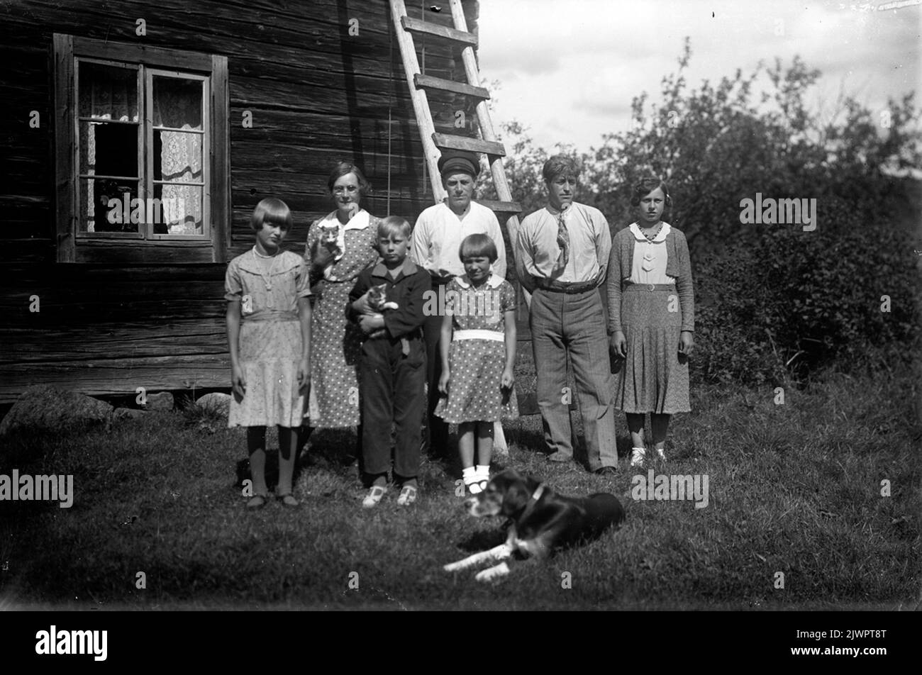 Elma and Lars Sundberg. From left: Estrid, May, was elected and Vera ...