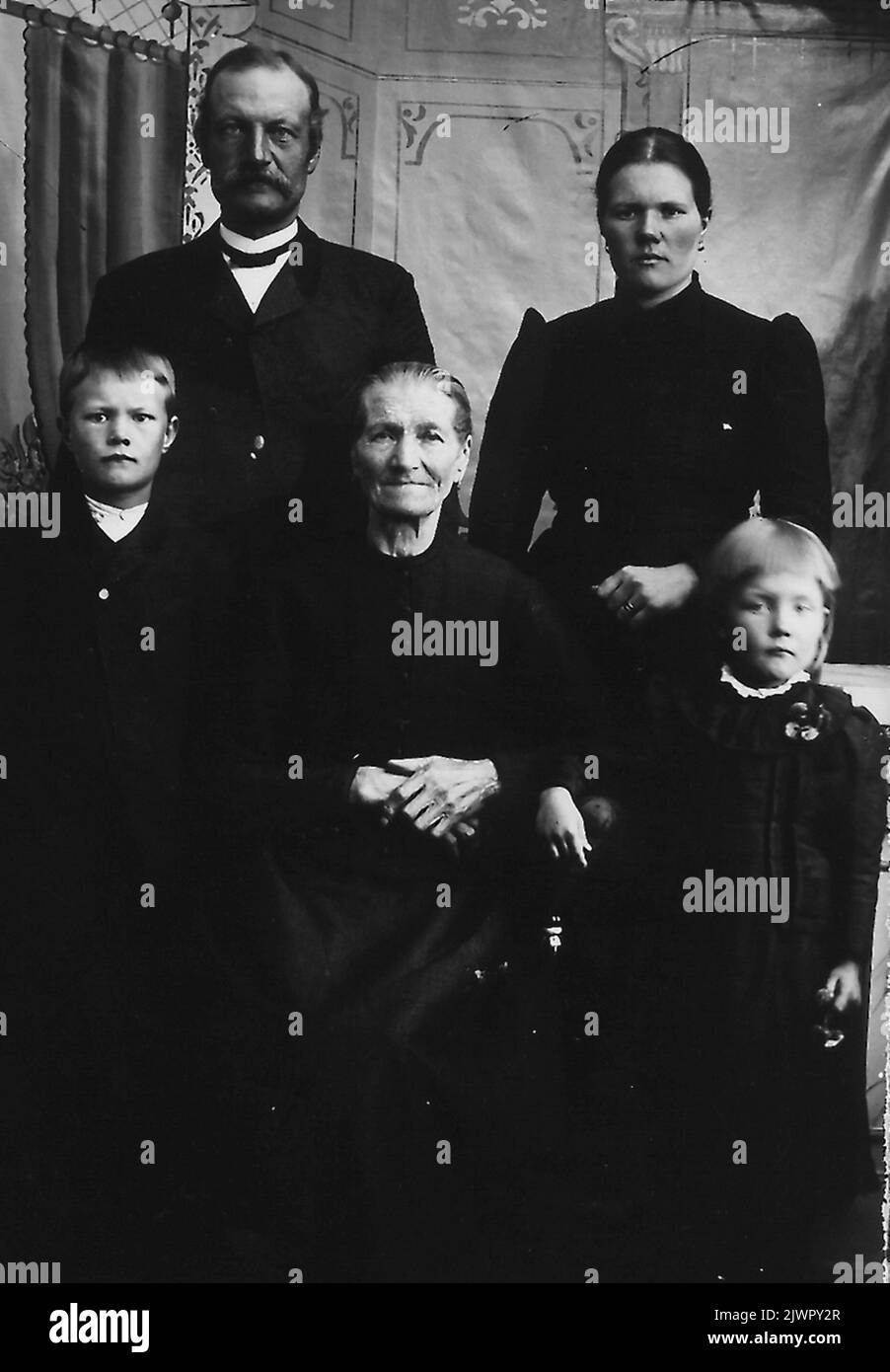 Unknown family. Okänd familj Stock Photo - Alamy