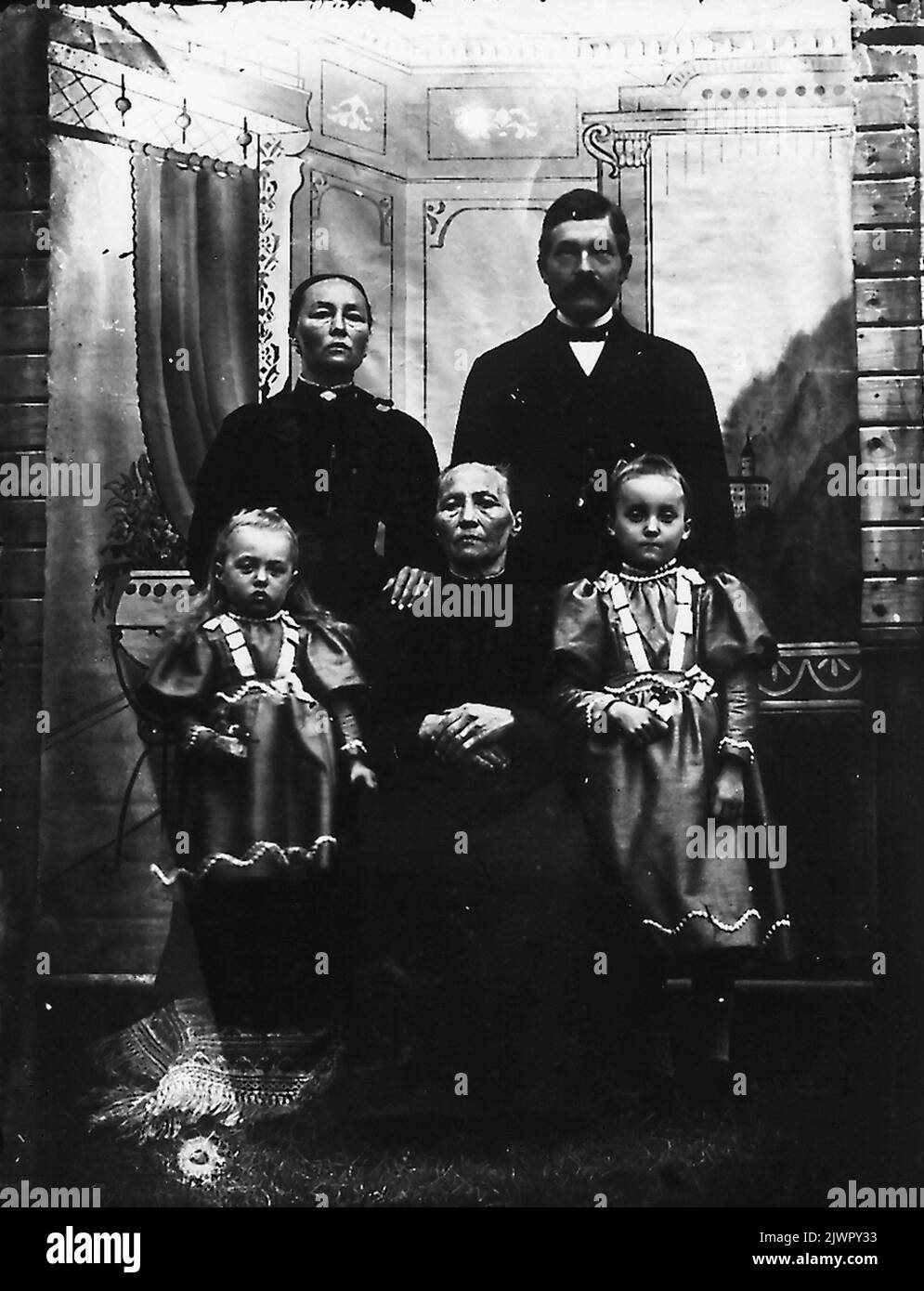 Unknown family. Okänd familj Stock Photo - Alamy