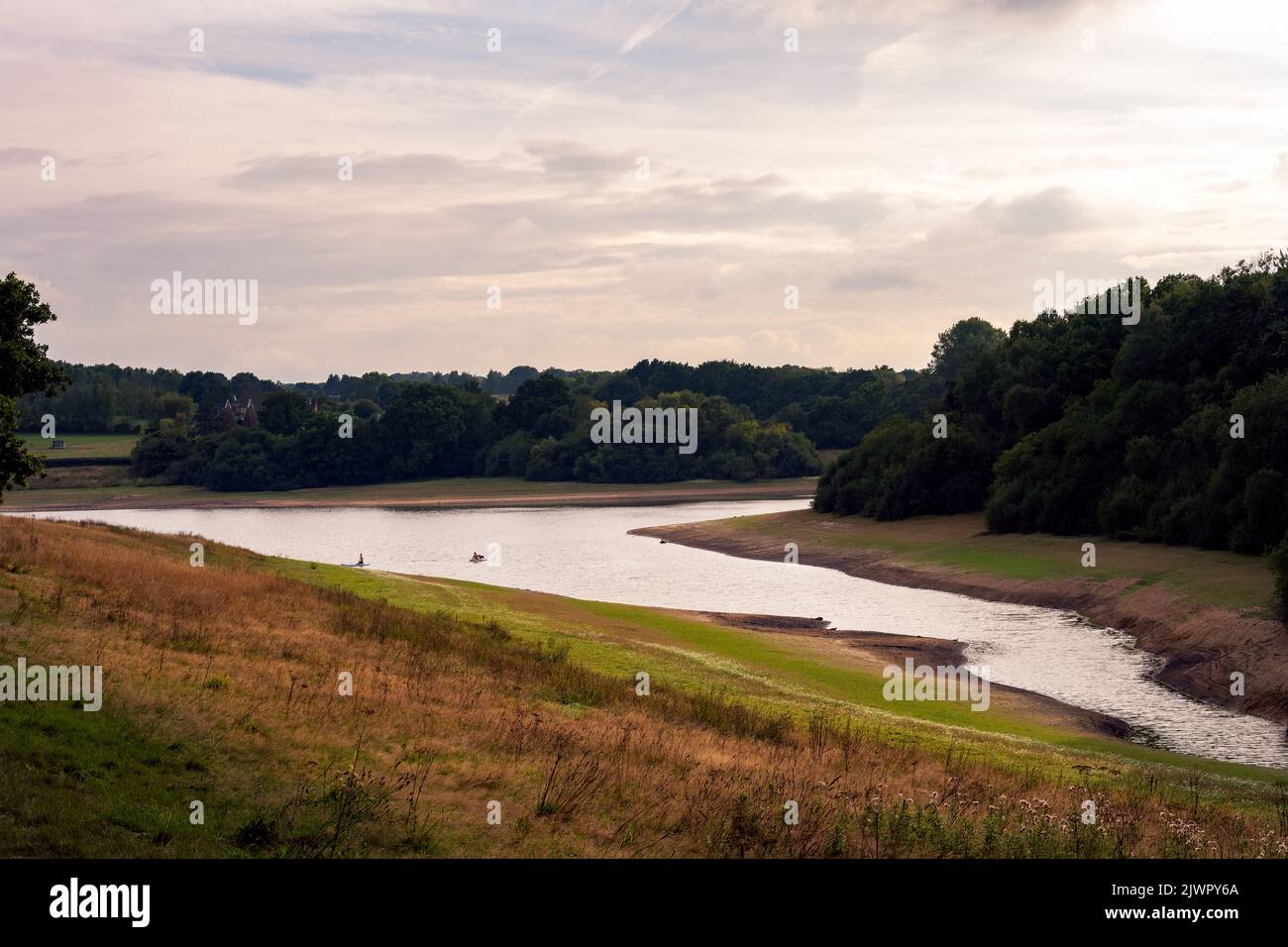 View of Bewl Water in late summer on a cloudy afternoon, Kent, England ...