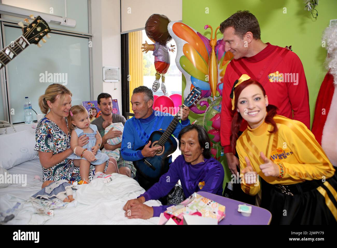 The Wiggles visit Steph and Andrew Reuss with their kids Clementine ...