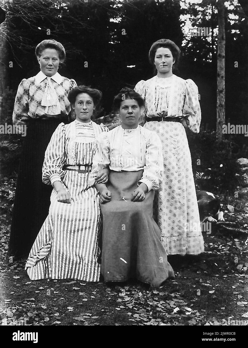 Four unknown women. Fyra okända kvinnor Stock Photo - Alamy