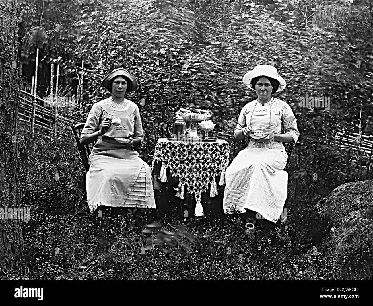 Ester Lindberg and Anna (Anny) Eugenia Hansdotter from Järvsö. Ester ...