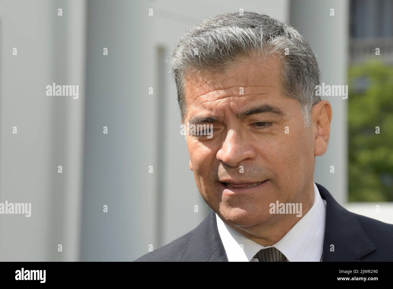 Xavier becerra covid 19 hi-res stock photography and images - Alamy