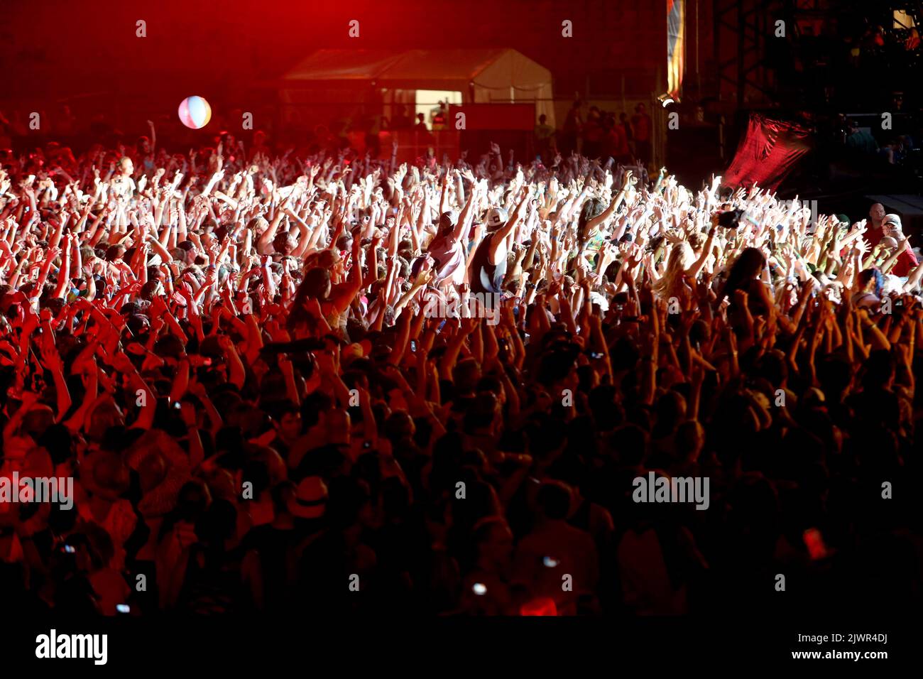 Crowd going off to The Red Hot Chili Peppers performance at the Sydney ...