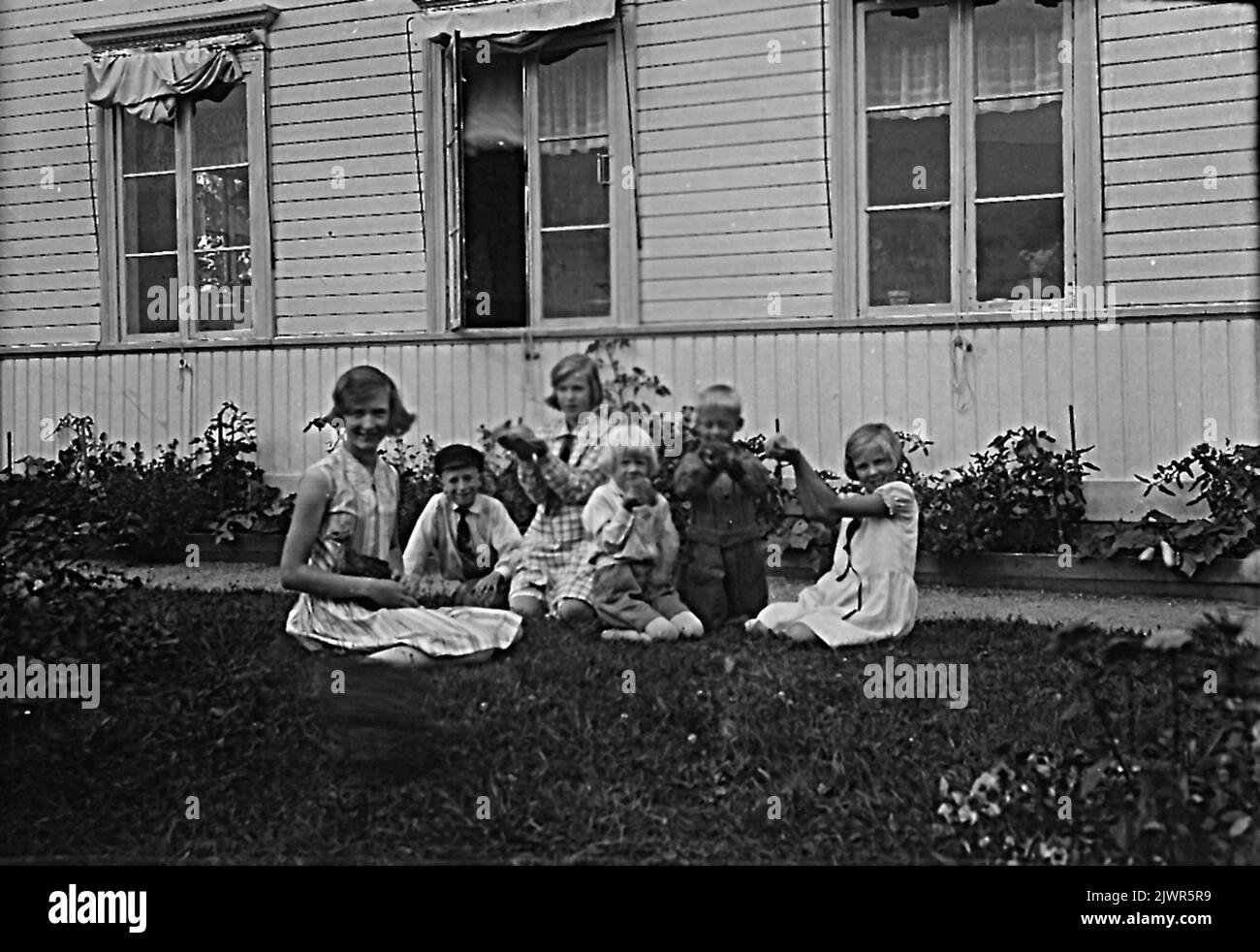 Karin and Erik Edlund, Astrid Bochenski, born Jonsson, Rune Jonstam ...