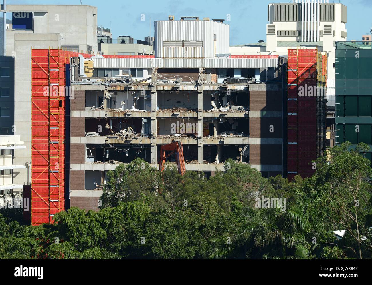A new building under construction at the University of Queensland shows ...