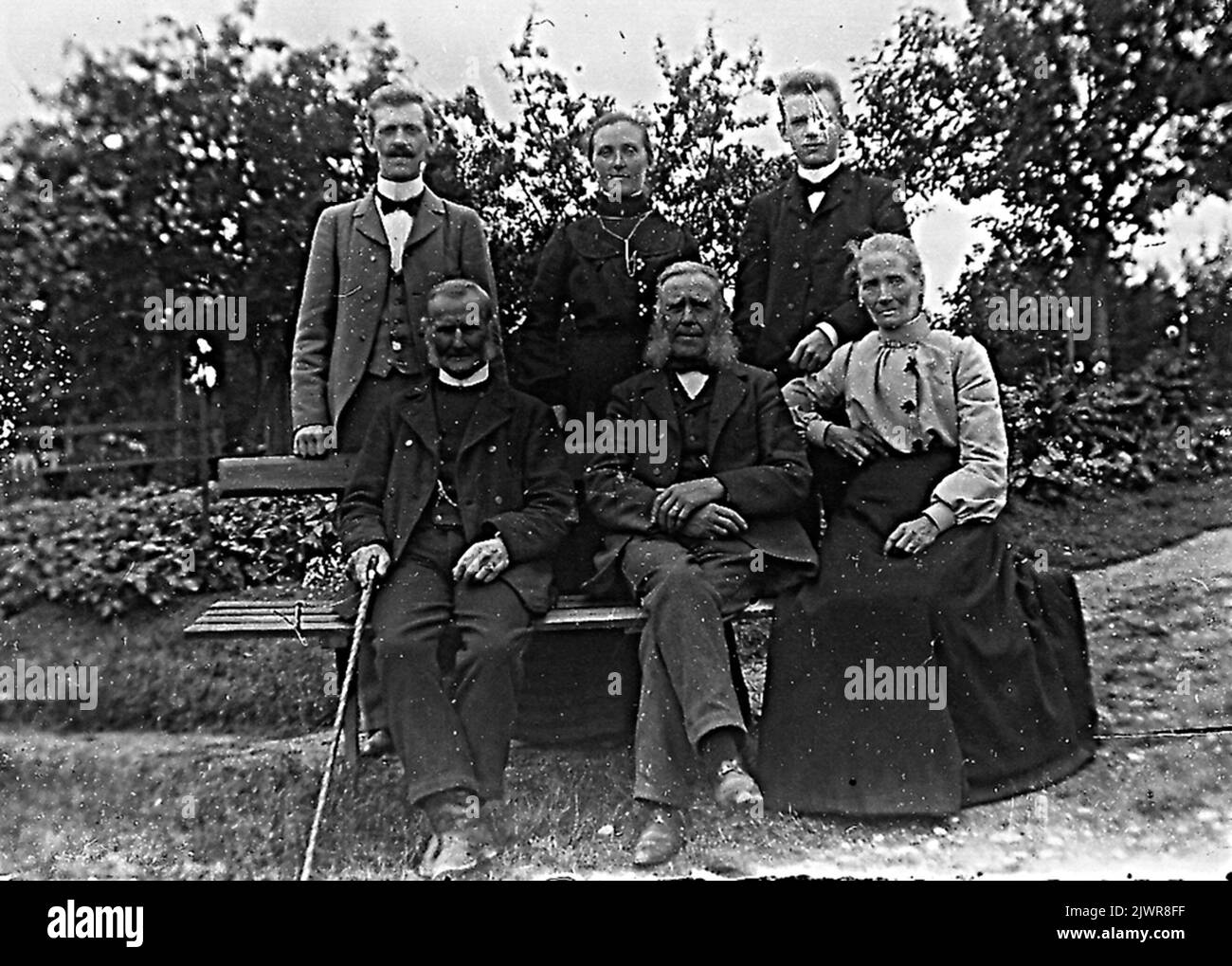 Växbo, family card, standing: David Edlund, unknown woman, Jonathan ...