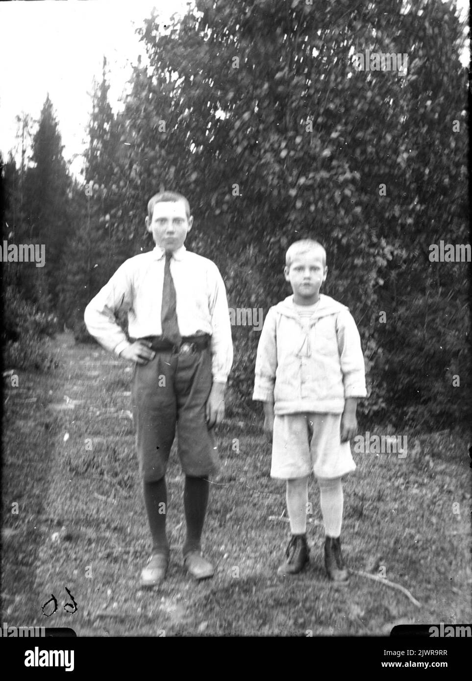 Two boys. Två pojkar Stock Photo - Alamy