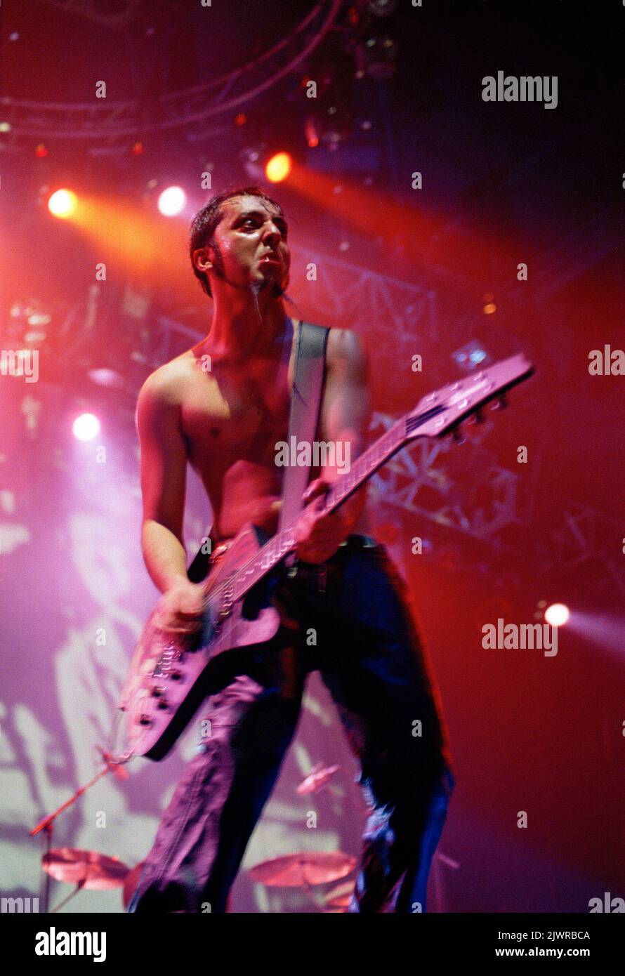 System Of A Down performing in San Jose, California 2002 Credit: Ross ...