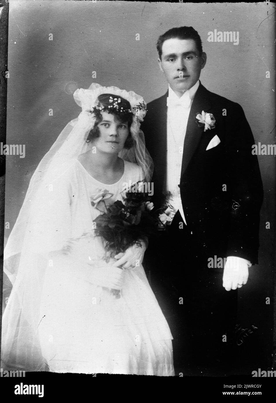 Bridal couple historic photograph hi-res stock photography and images ...