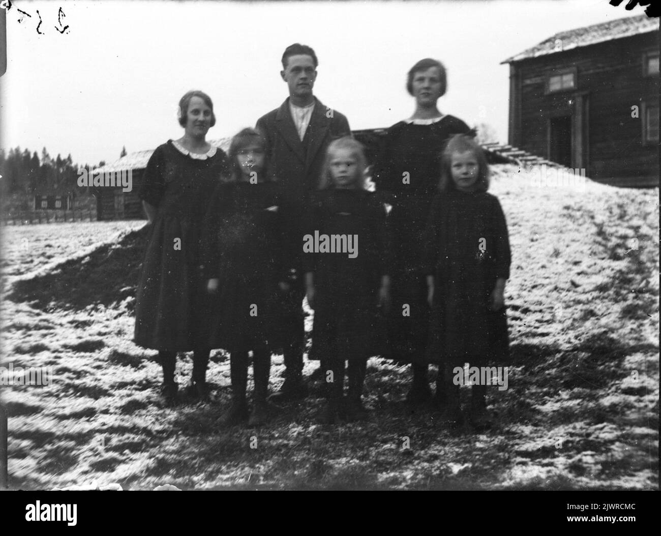 Unknown family. Okänd familj Stock Photo - Alamy